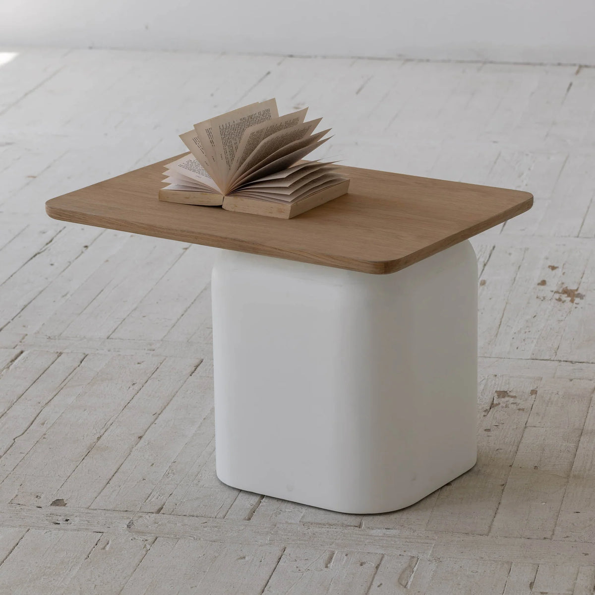 SERENO SIDE TABLE – Mason’s Cloverdale Home Furnishings